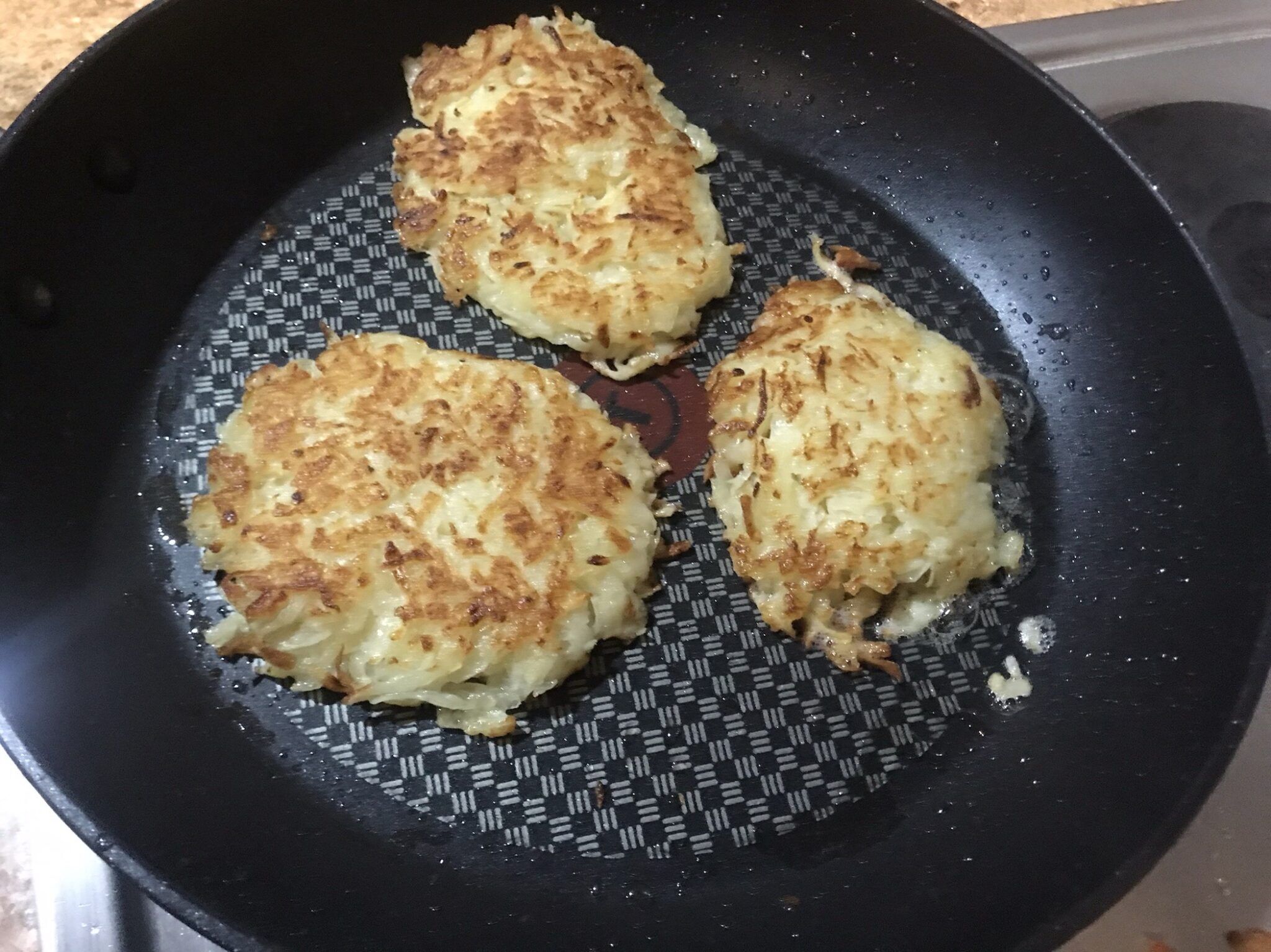 How To Make German Potato Pancakes With Sweet Apple Sauce - THE PARTY TOAD